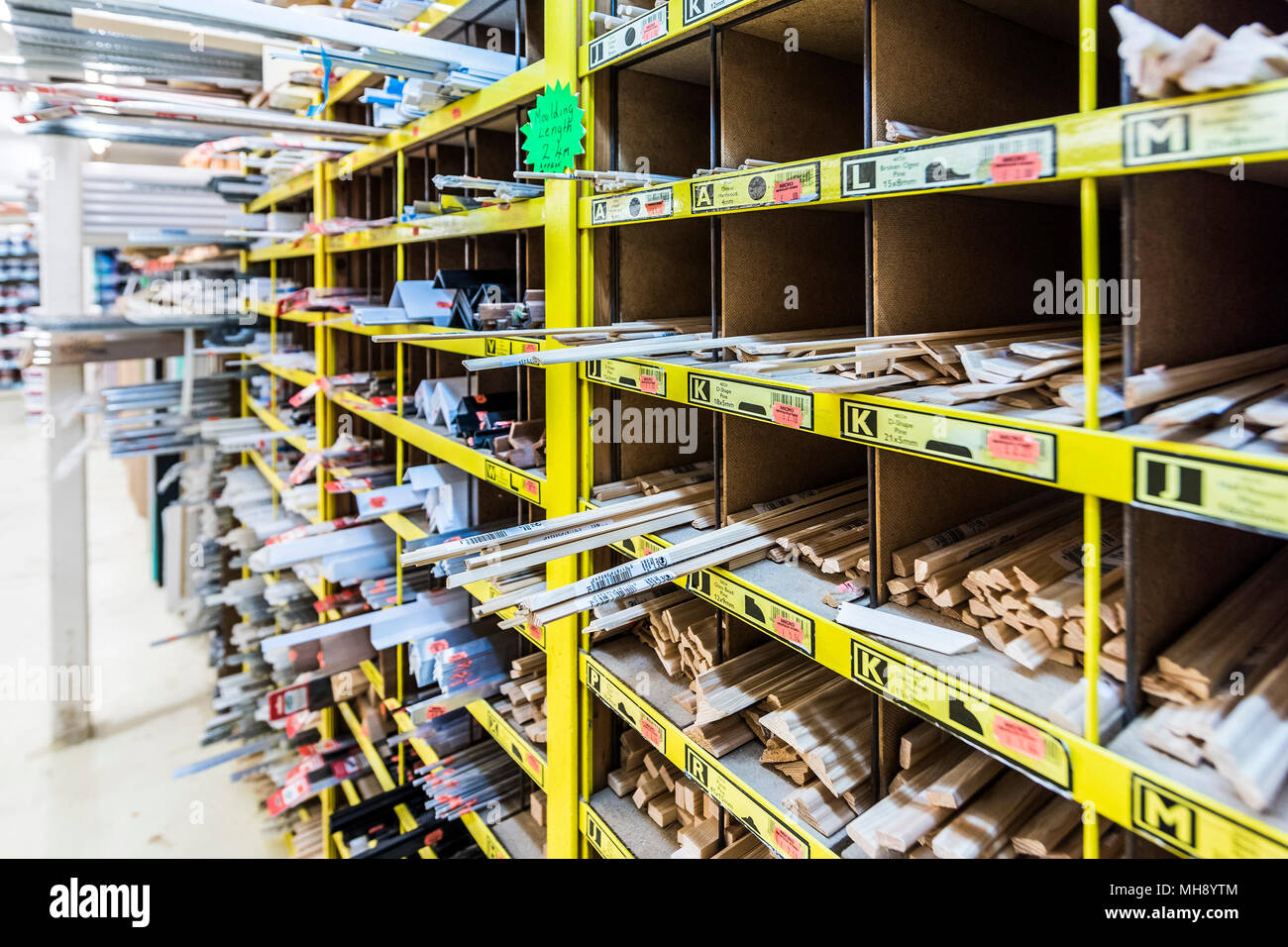 The interior of a DIY shop Stock Photo - Alamy
