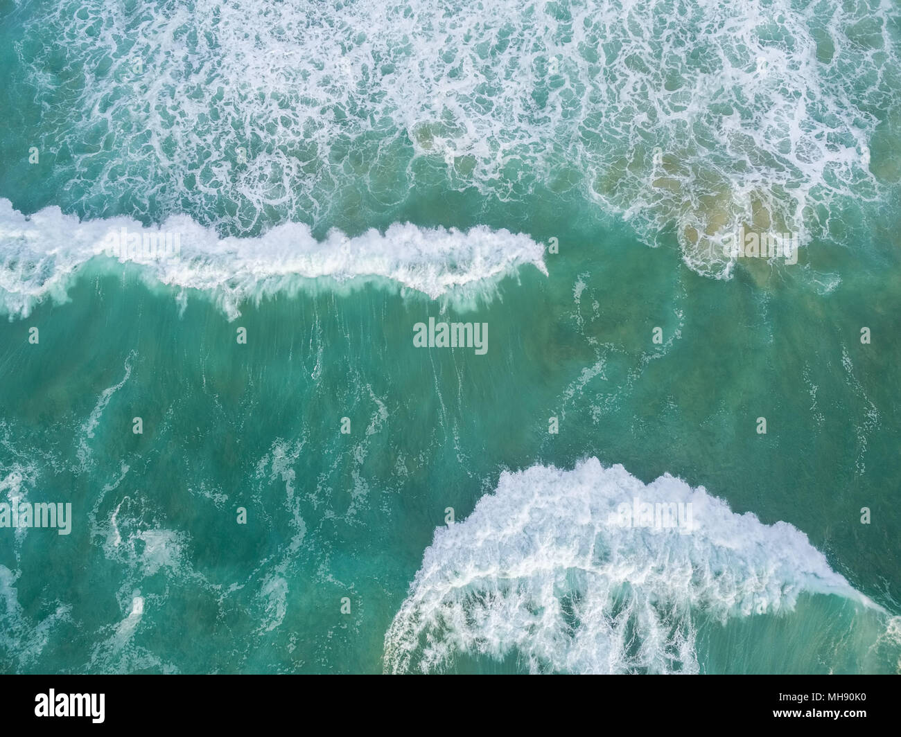 High surf or large breaking waves hi-res stock photography and images ...