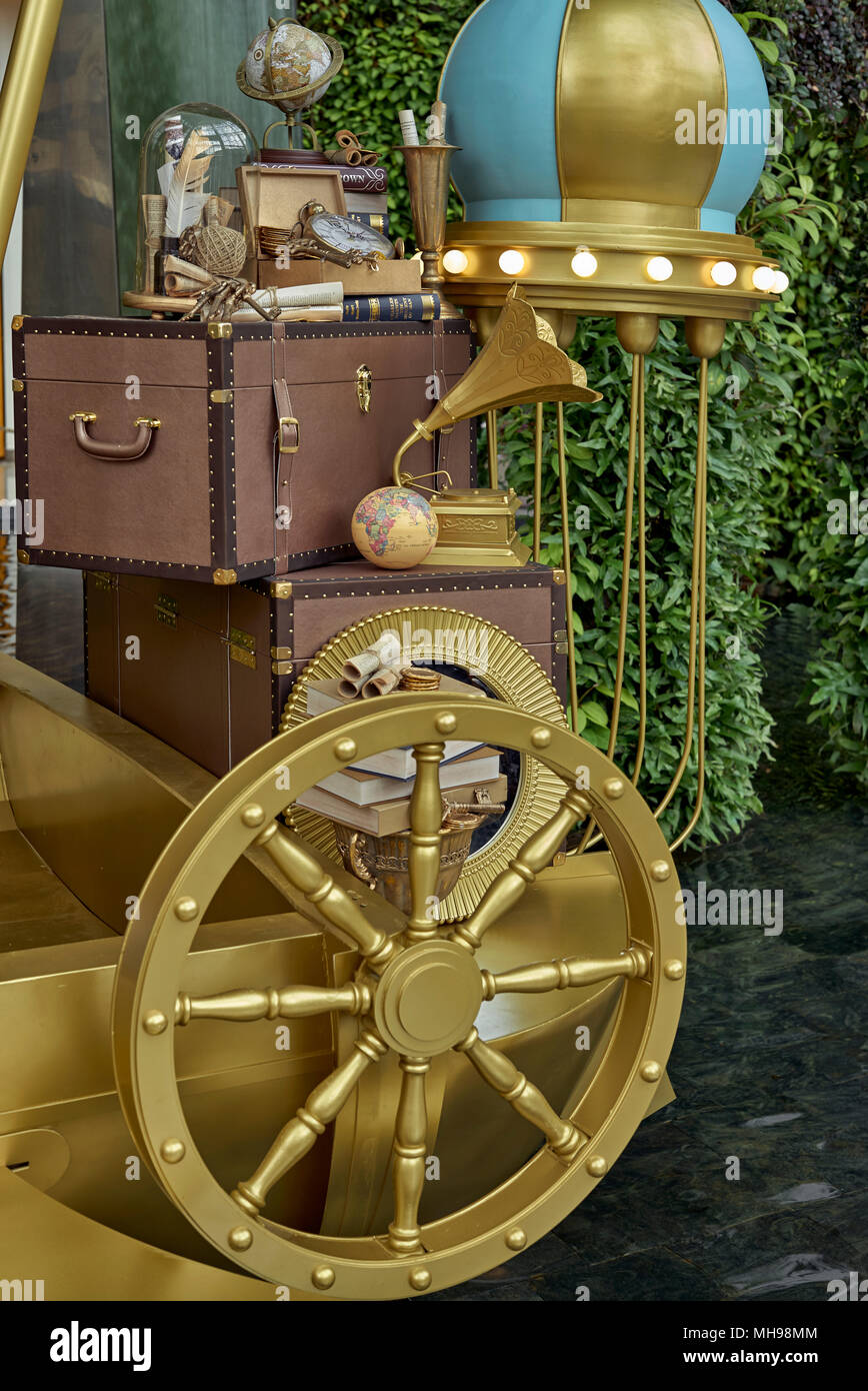 Vintage luggage. Shopping mall theme display with antique luggage and ...