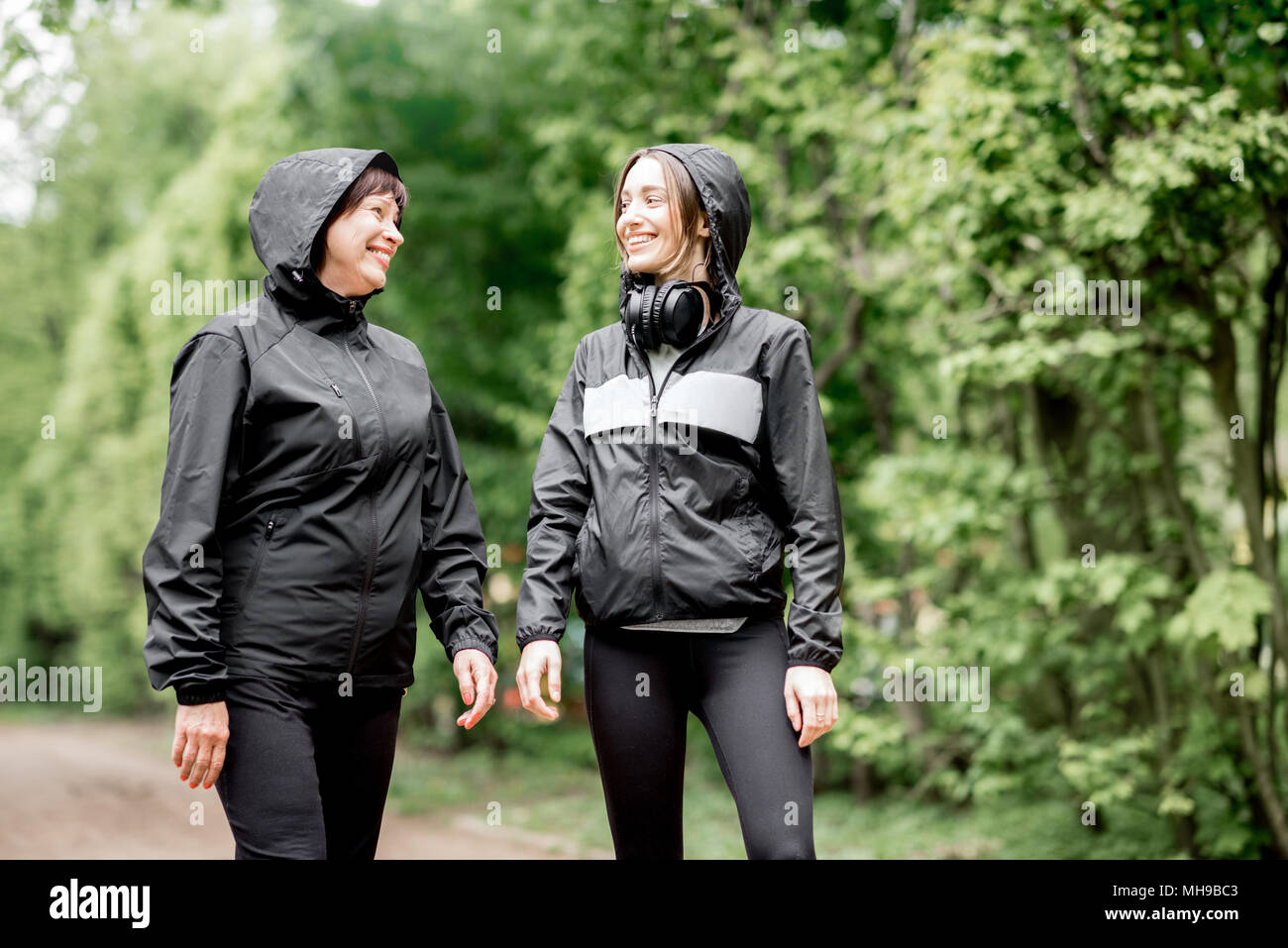 Older people exercise hi-res stock photography and images - Alamy