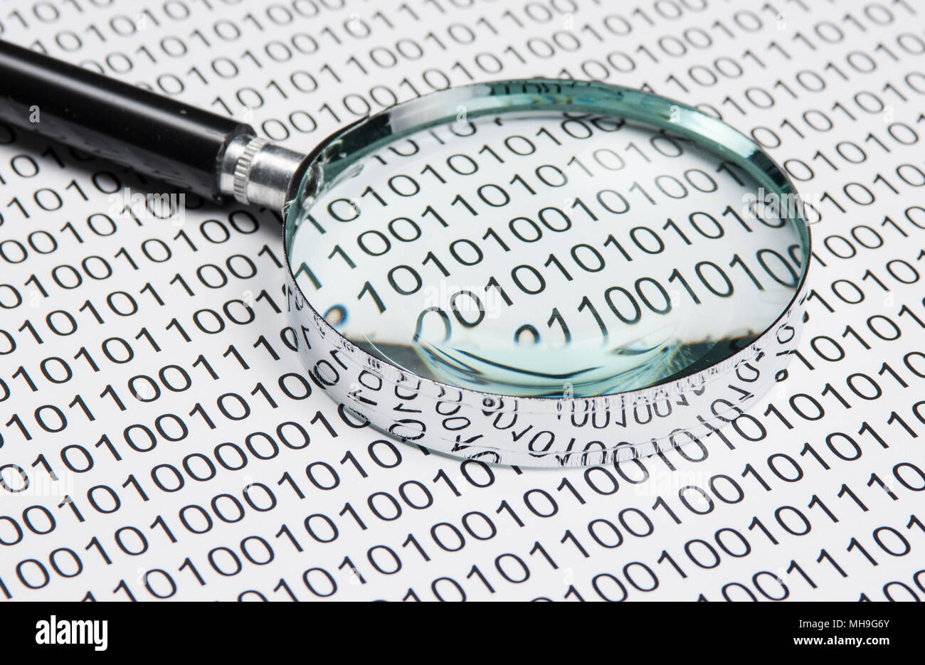 Digits with magnifying glass hi-res stock photography and images - Alamy