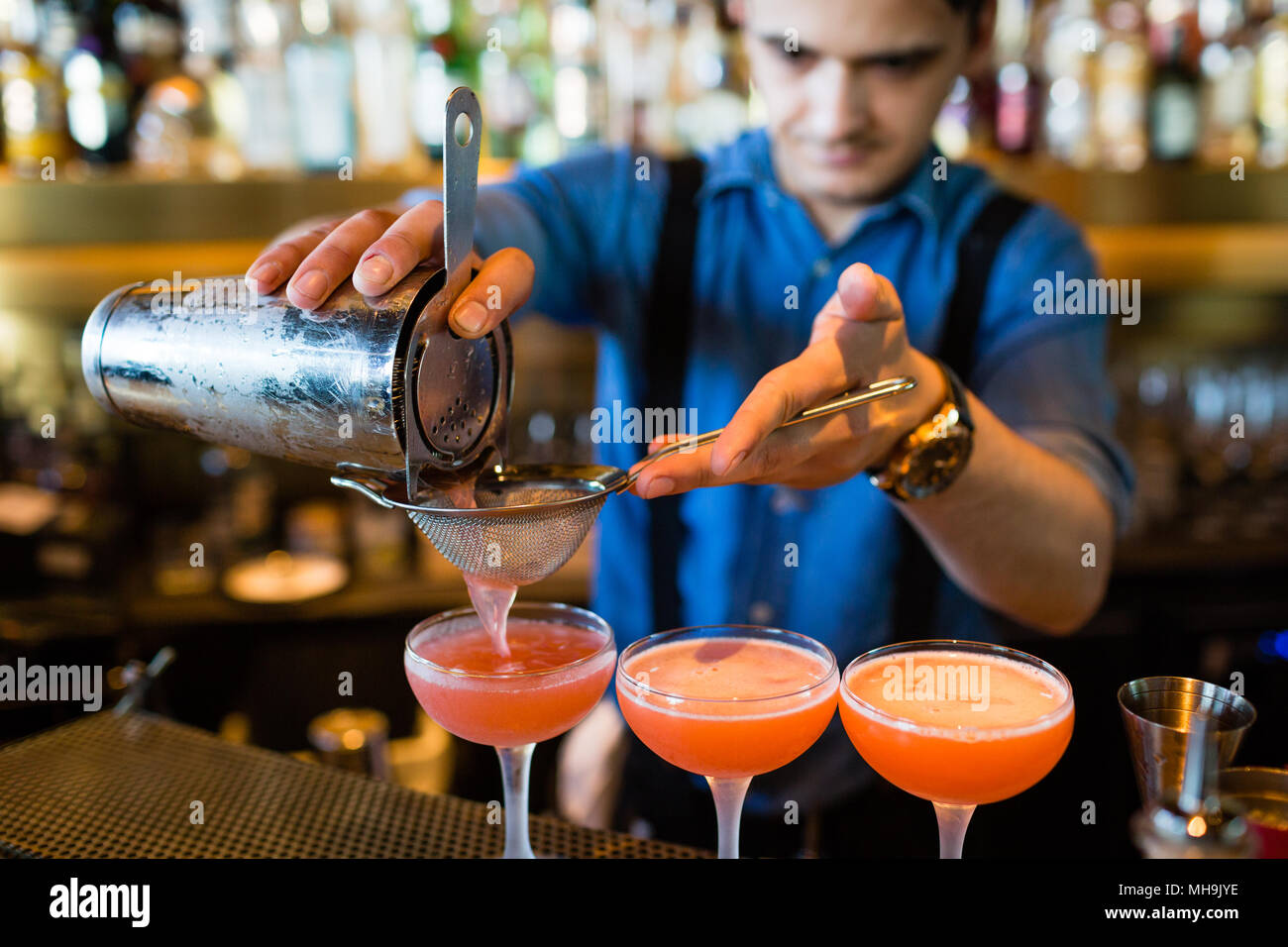 Mixing and pouring a cocktail hi-res stock photography and images - Alamy