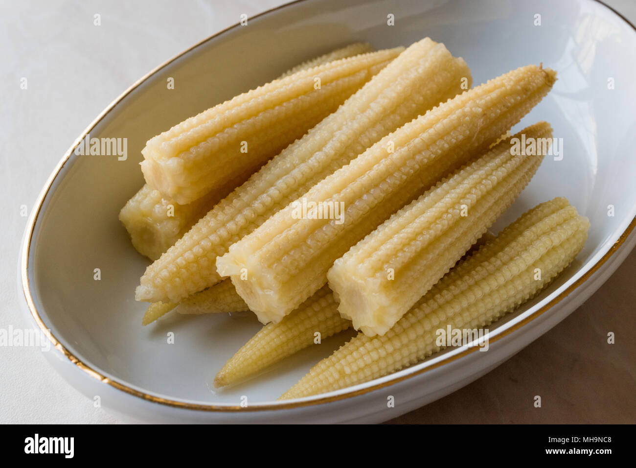 Baby corn in bowl hi-res stock photography and images - Alamy