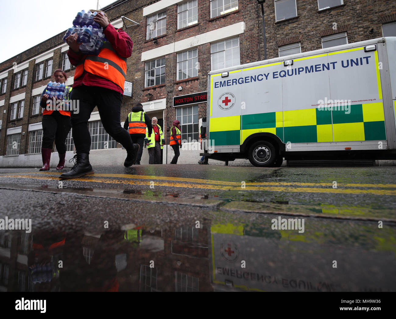 British red cross uk crisis response team hi-res stock photography and ...