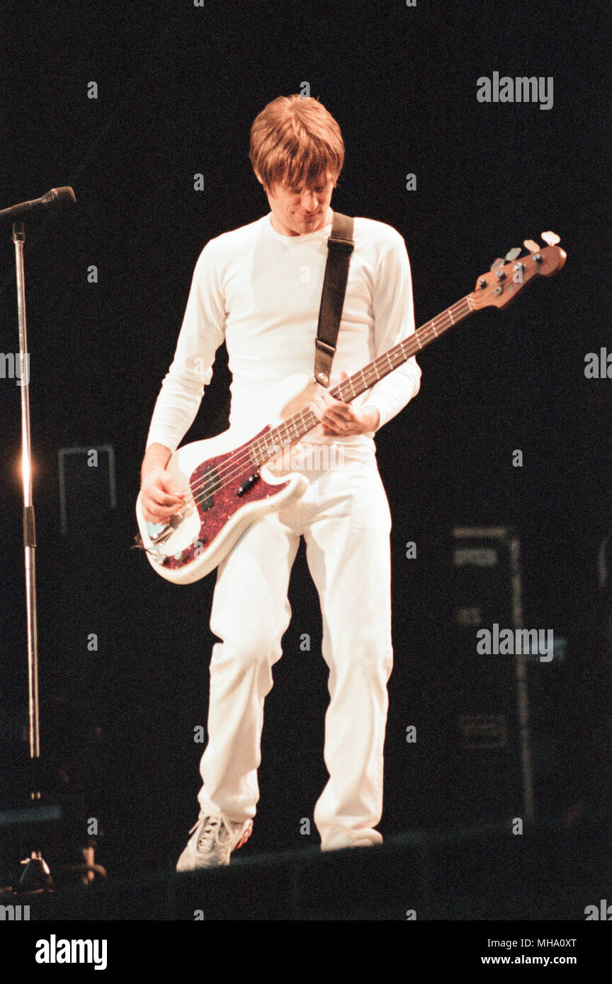 Canadian singer bryan adams hi-res stock photography and images - Alamy