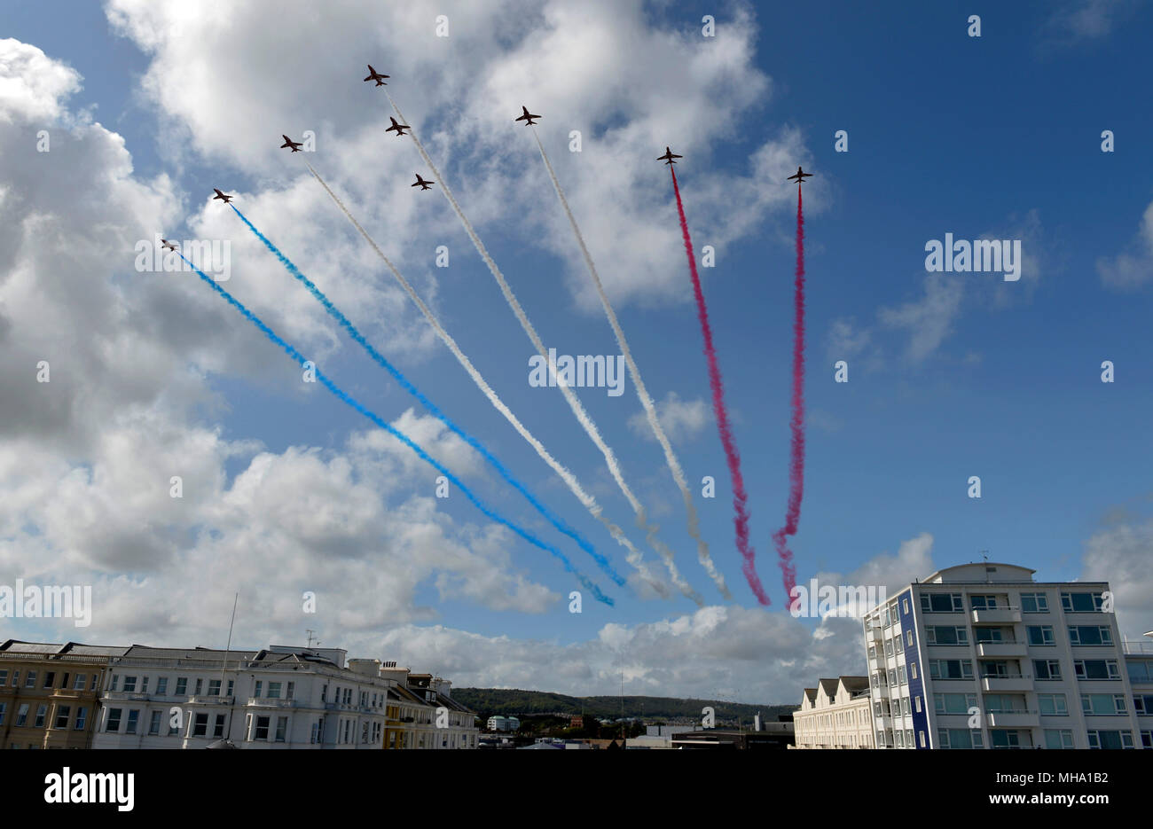 Uk red arrows hi-res stock photography and images - Alamy