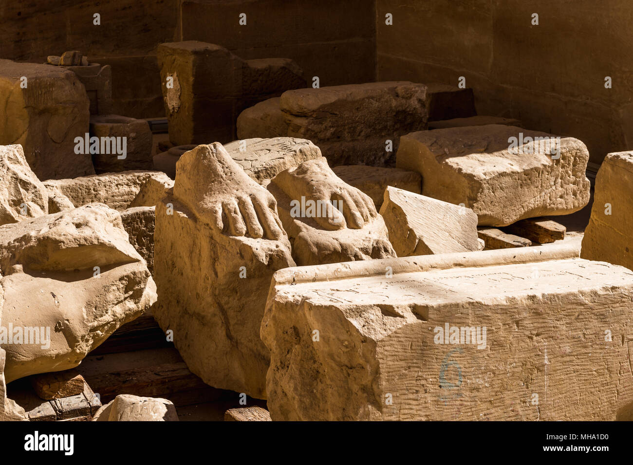 Part of the Temple of Hibis, the largest and most well preserved temple ...