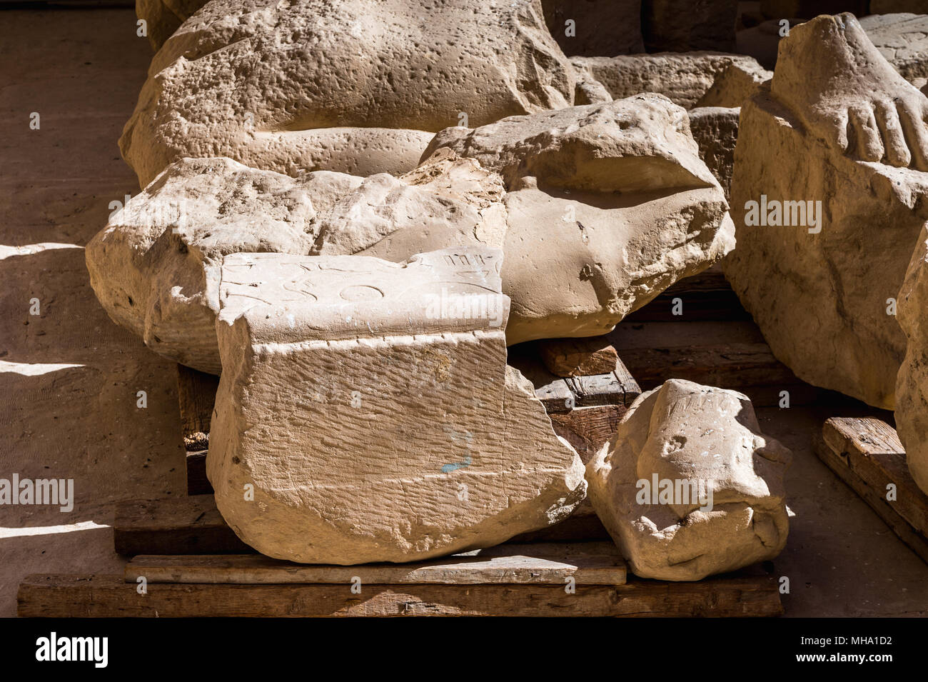 Part of the Temple of Hibis, the largest and most well preserved temple ...