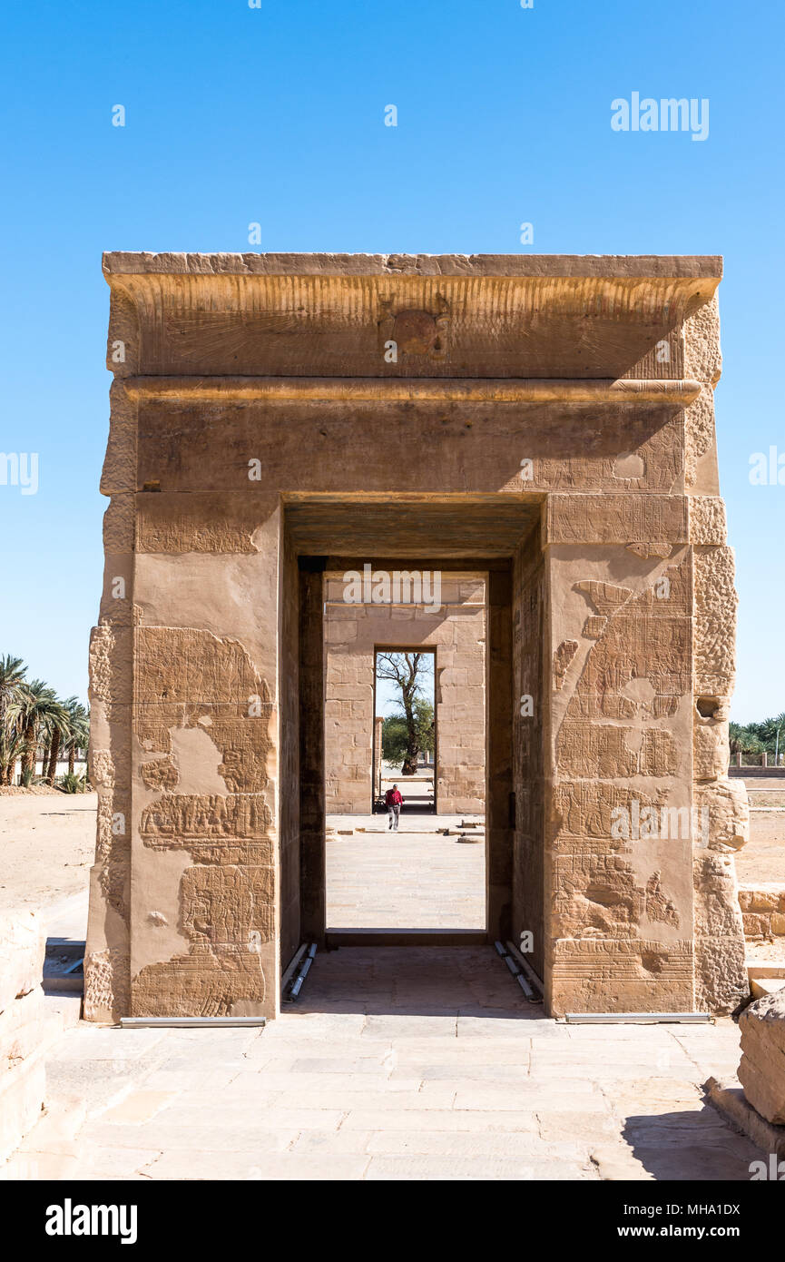 Part of the Temple of Hibis, the largest and most well preserved temple ...