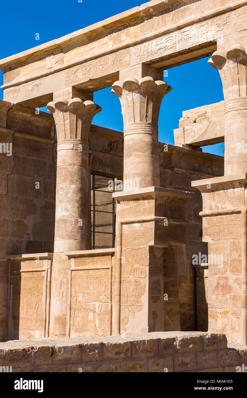 Part of the Temple of Hibis, the largest and most well preserved temple ...