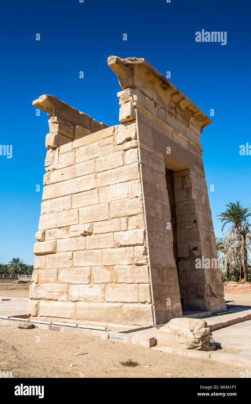 Temple of Hibis, the largest and most well preserved temple in the ...