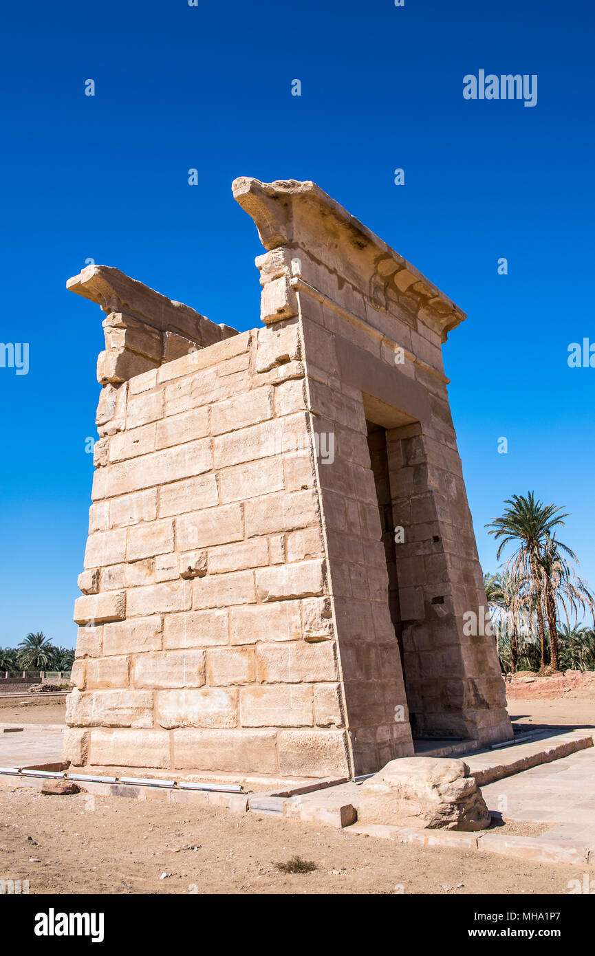 Temple of Hibis, the largest and most well preserved temple in the ...