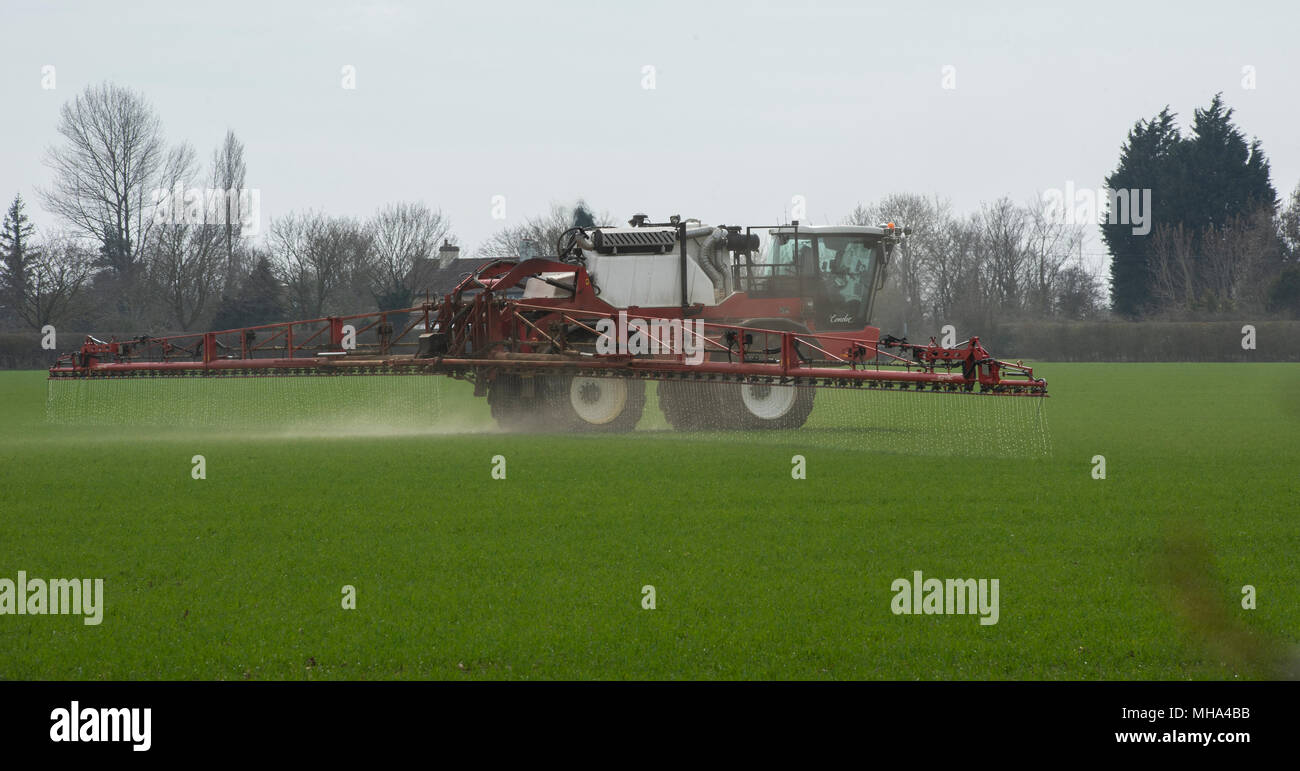 Crop sprayer hi-res stock photography and images - Alamy