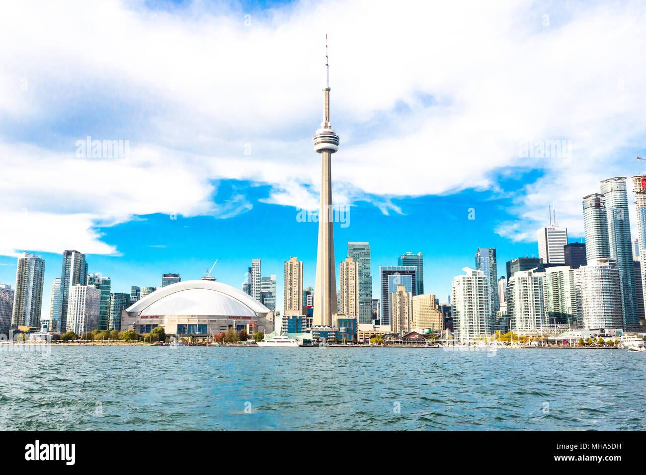 Toronto skyline at sunset in Ontario, Canada. North America Stock Photo ...