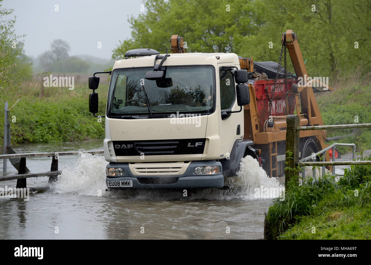 Flooded vehicles hi-res stock photography and images - Alamy