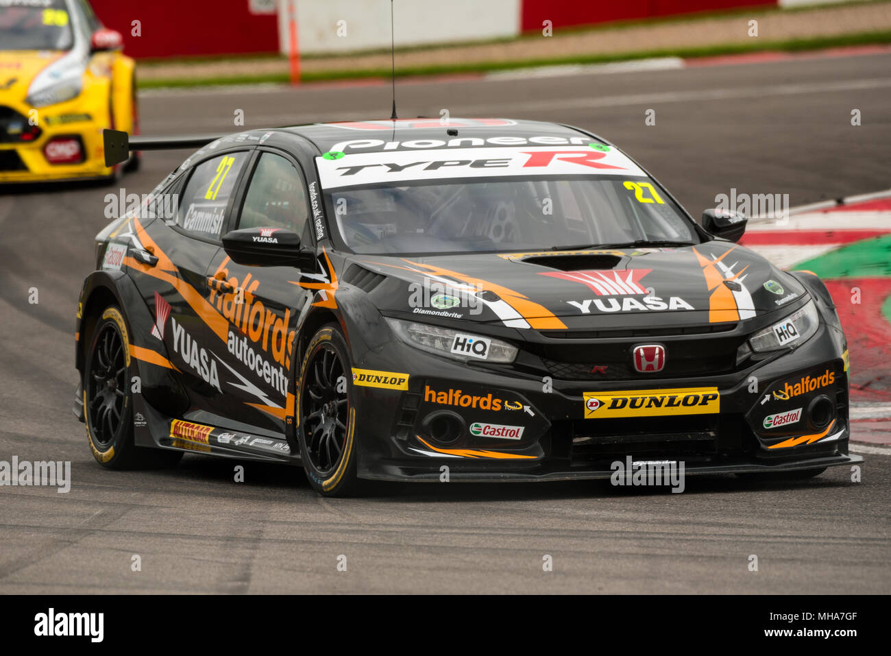 Halfords race team hi-res stock photography and images - Alamy