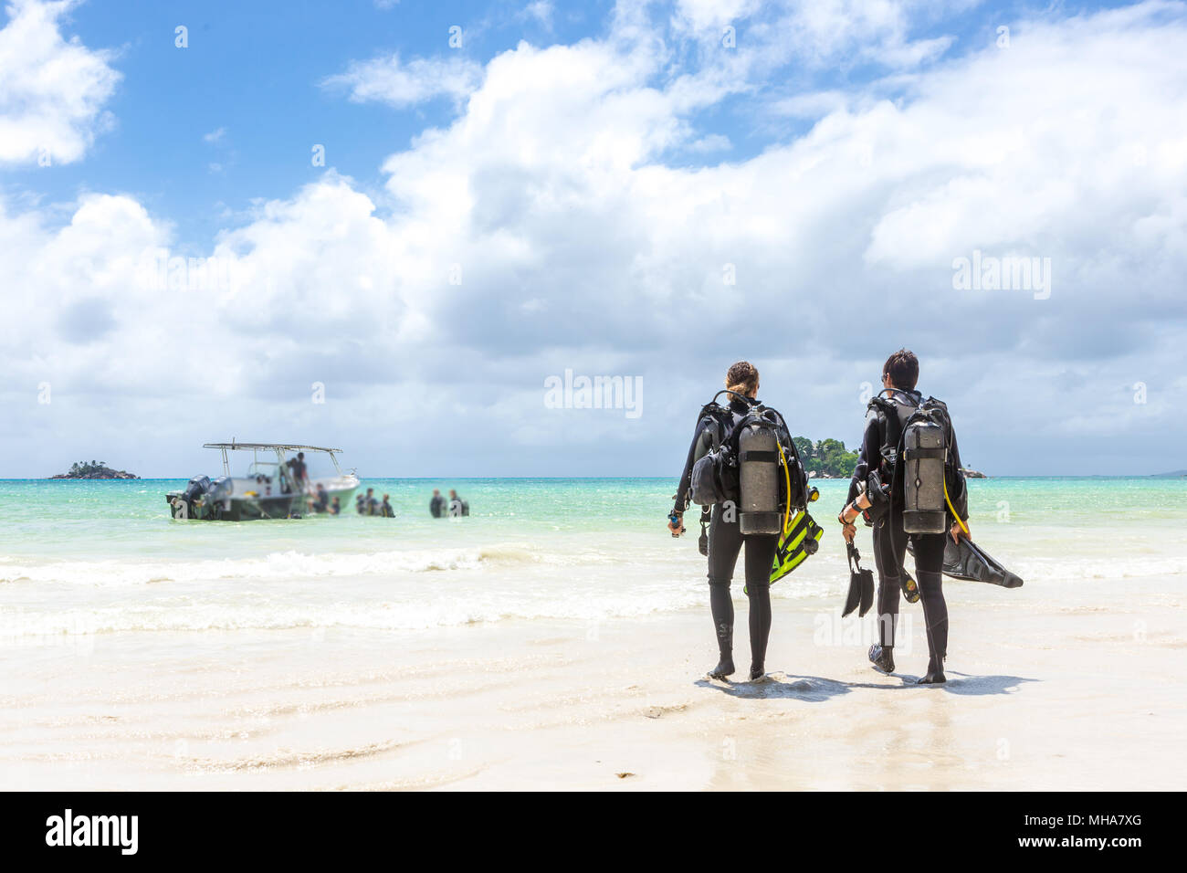 Sky diver female hi-res stock photography and images - Alamy