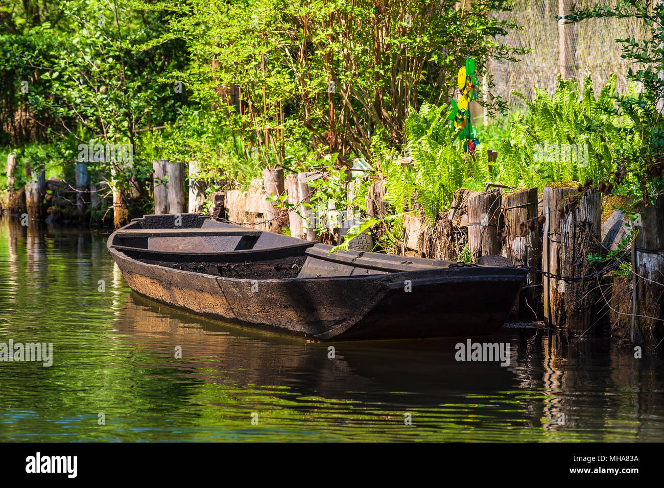 Wooden barge hi-res stock photography and images - Alamy