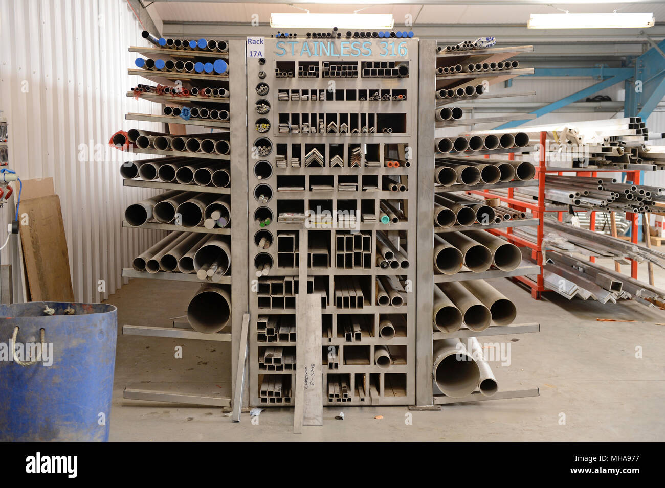 Engineering workshop hi-res stock photography and images - Alamy