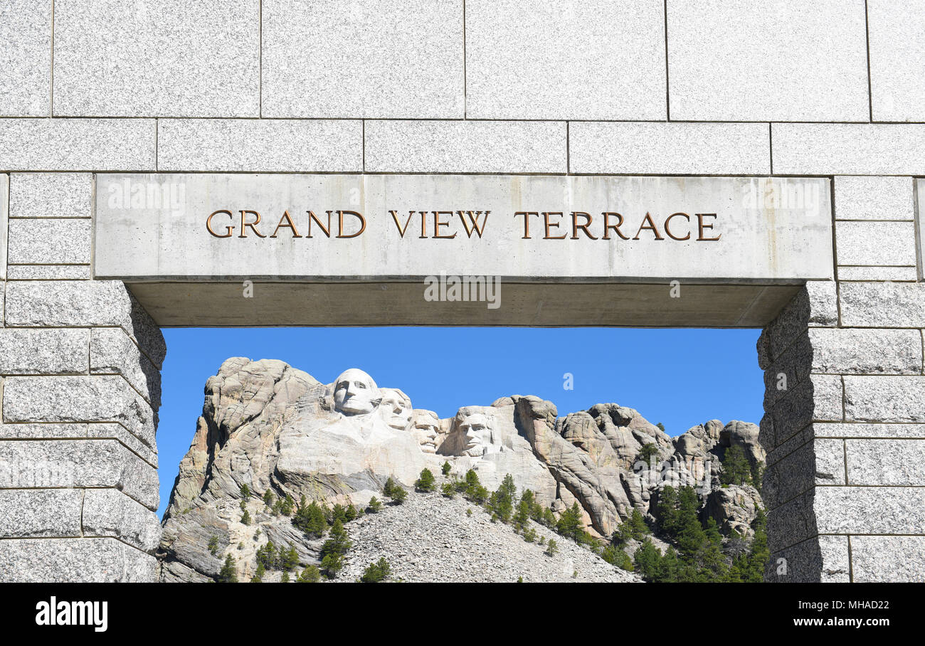 Mount Rushmore National Memorial seen framed by the arch of the Grand ...