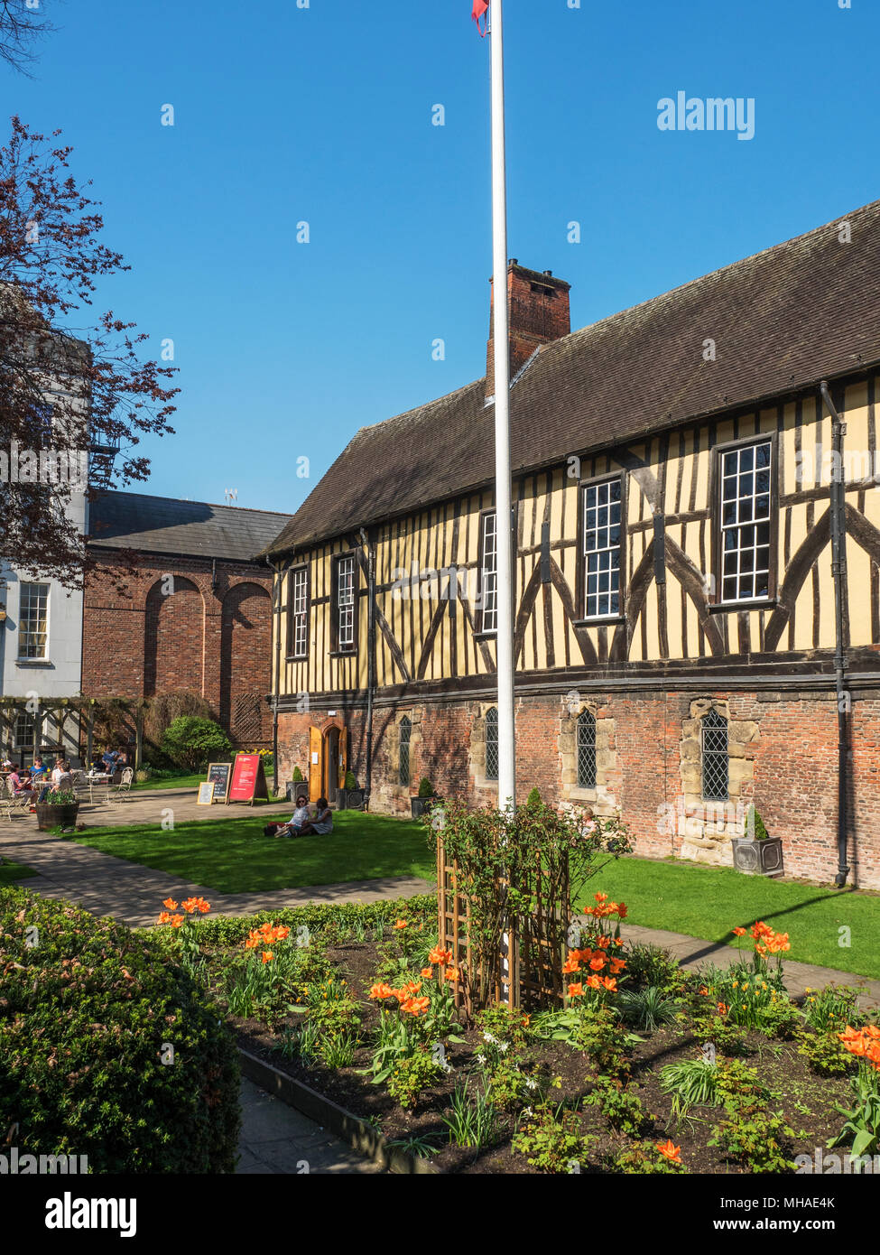 British historic museum medieval hi-res stock photography and images ...