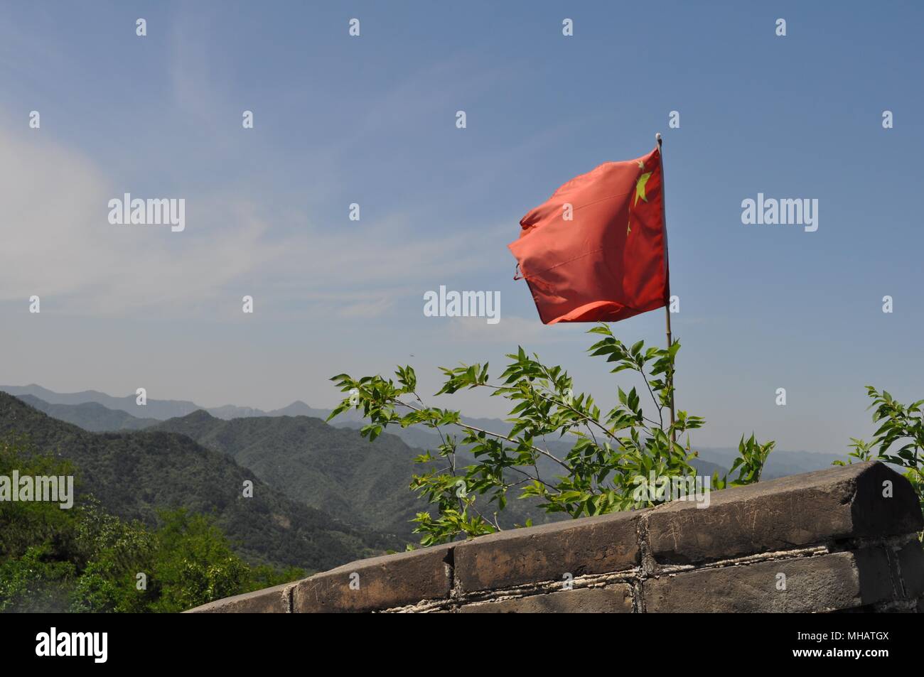 Flag of china on great wall, Peking, China Stock Photo - Alamy