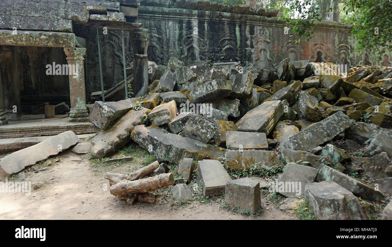 ancient temple complex of ankgor wat in cambodia Stock Photo - Alamy