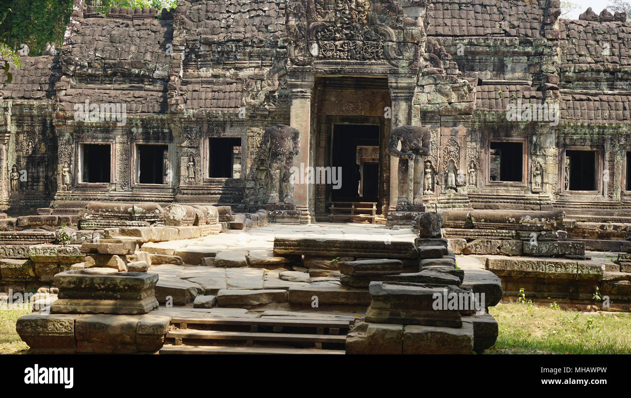 ancient temple complex of ankgor wat in cambodia Stock Photo - Alamy