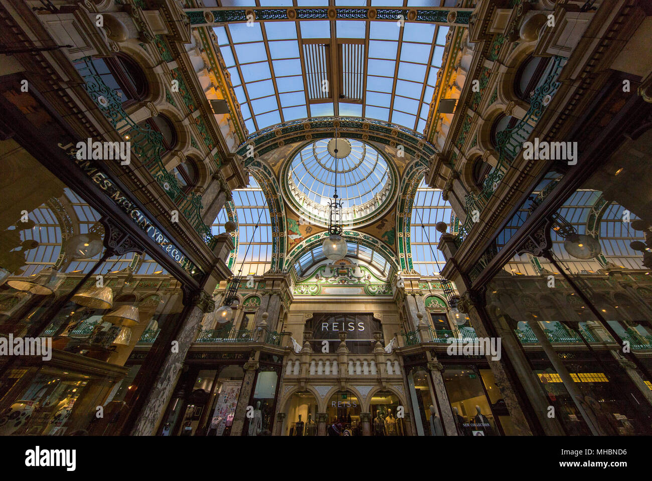Leeds arcade hi-res stock photography and images - Alamy