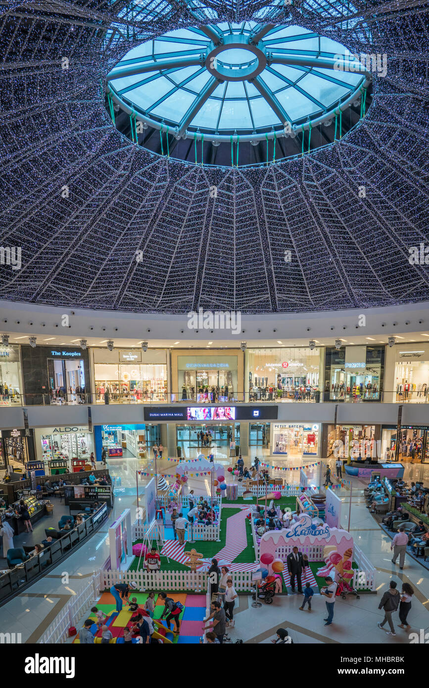 The dubai mall atrium hi-res stock photography and images - Alamy