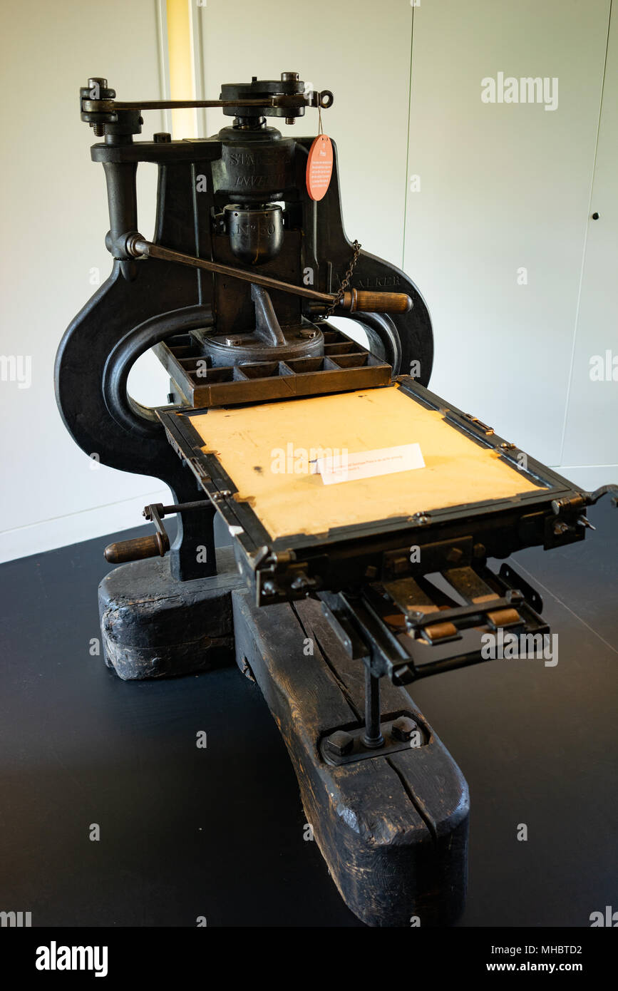 Old printing press hi-res stock photography and images - Alamy