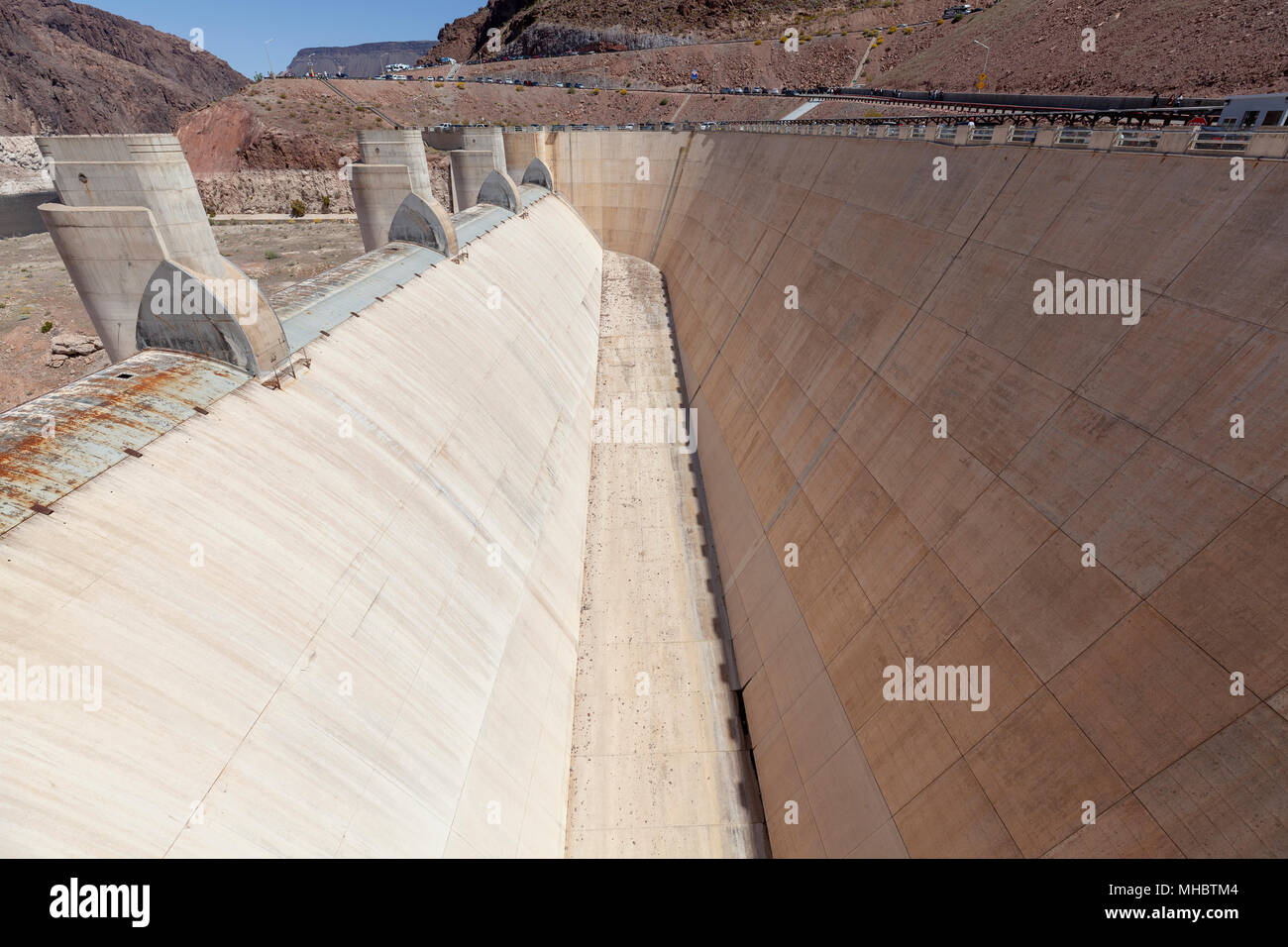 Arch gravity dam hi-res stock photography and images - Alamy