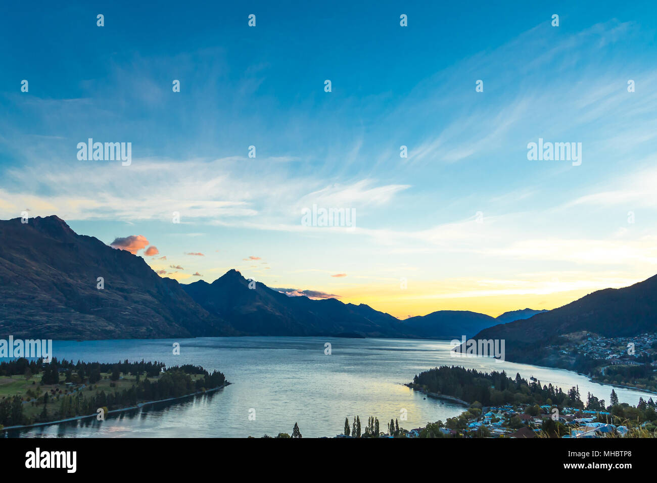 Queenstown in New Zealand. The city of adventure and nature Stock Photo ...