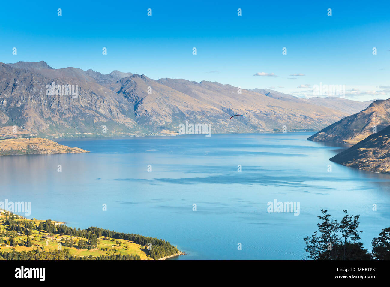 Queenstown in New Zealand. The city of adventure and nature Stock Photo ...