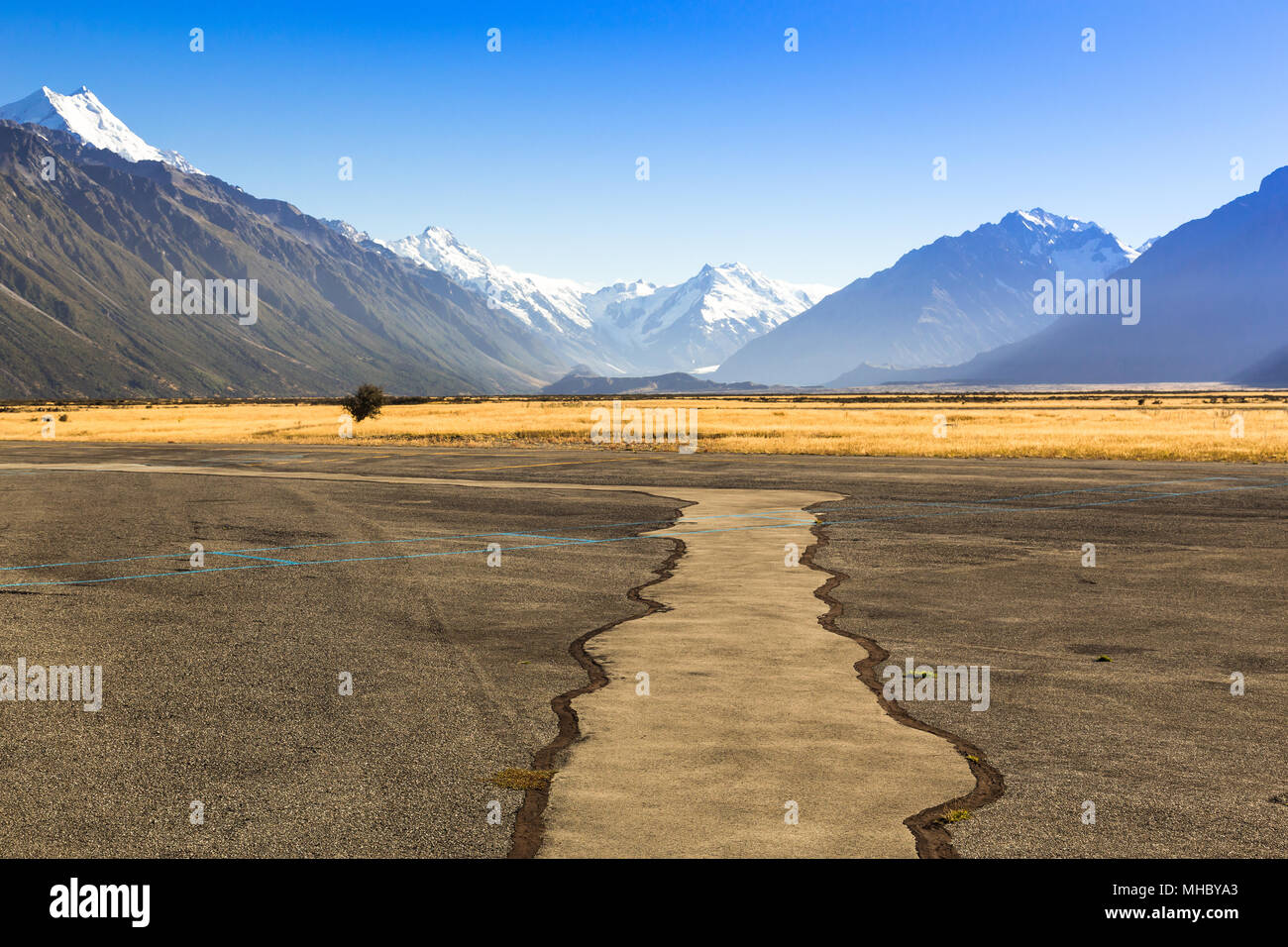 Mount cook new zealand hi-res stock photography and images - Alamy