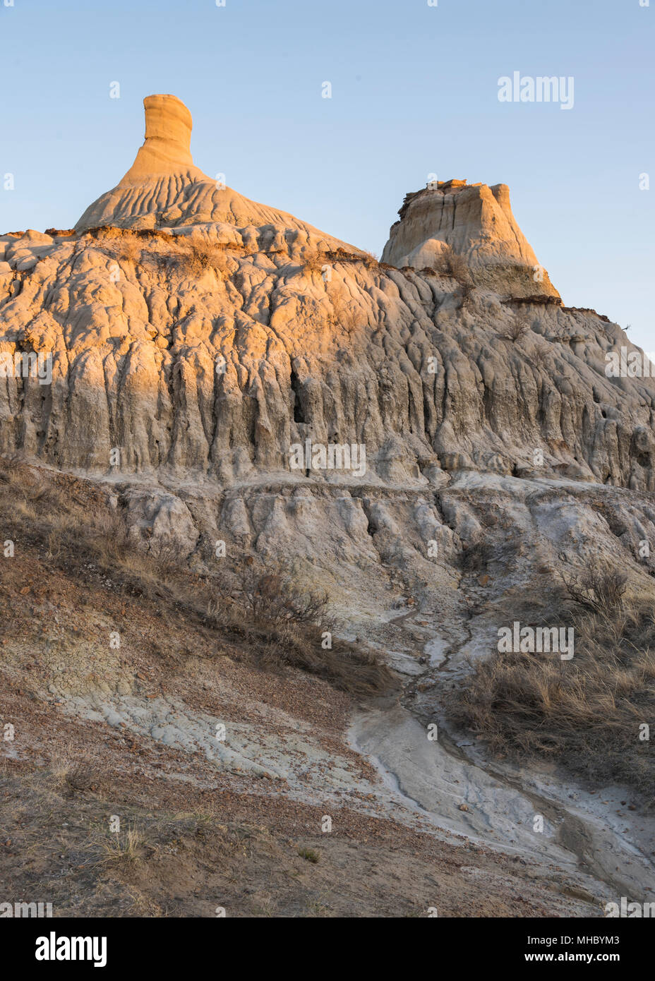Rock formations and hoodoos in Dinosaur Provincial Park, UNESCO World ...