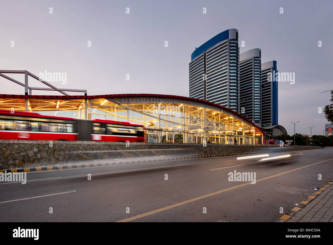 The Rawalpindi-Islamabad Metrobus is a 24 km (14.9 mi) bus rapid ...