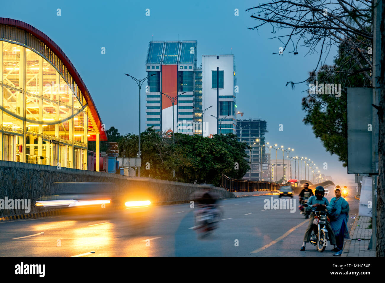 Pakistan bus station hi-res stock photography and images - Alamy