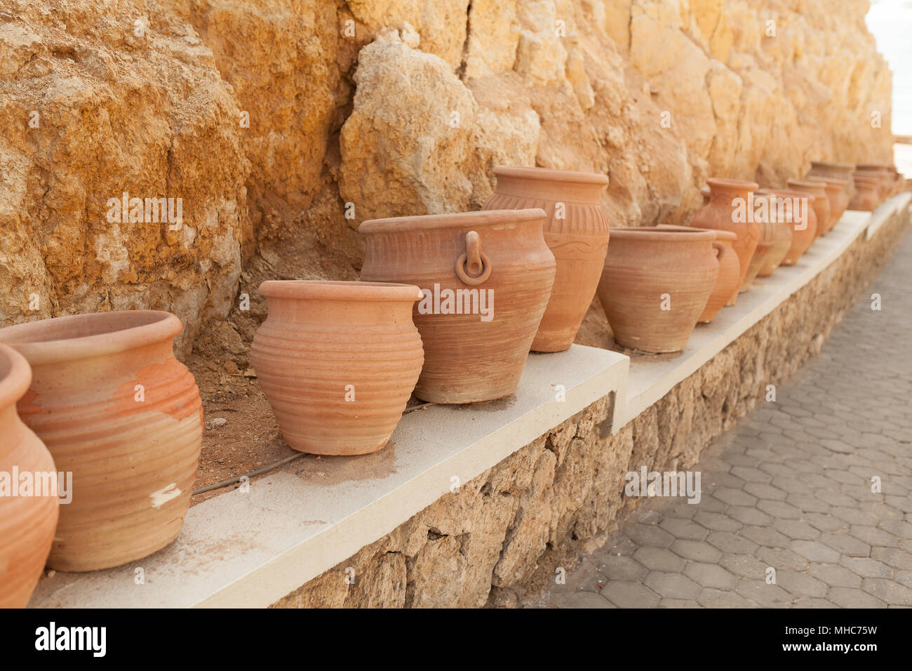 Large clay pots hi-res stock photography and images - Alamy