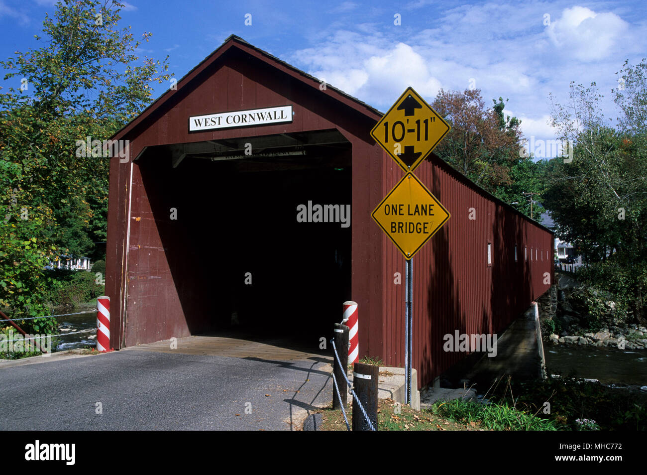 Lattice truss bridge hi-res stock photography and images - Alamy