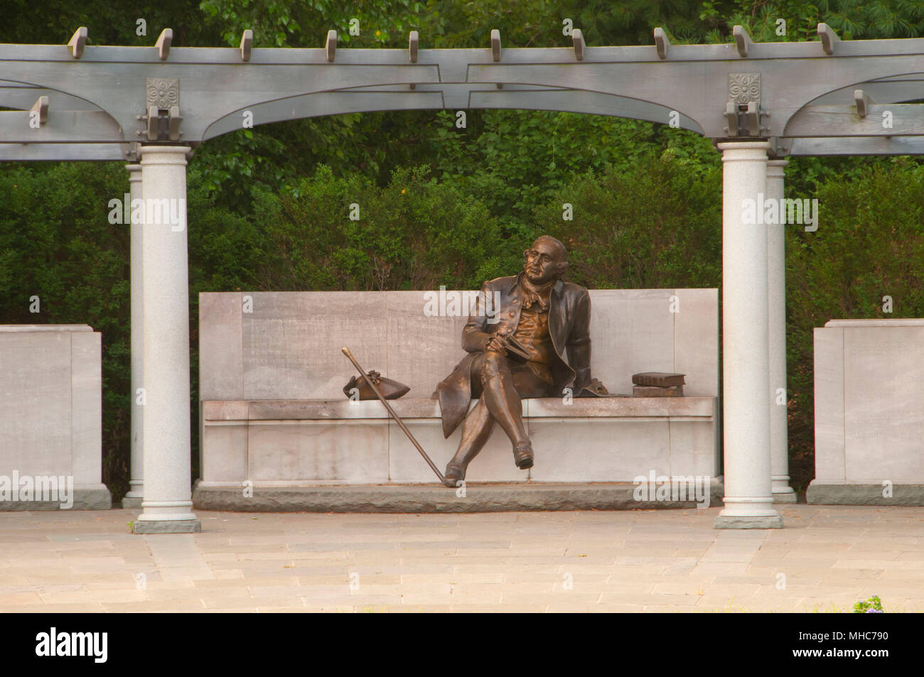 George mason statue hi-res stock photography and images - Alamy