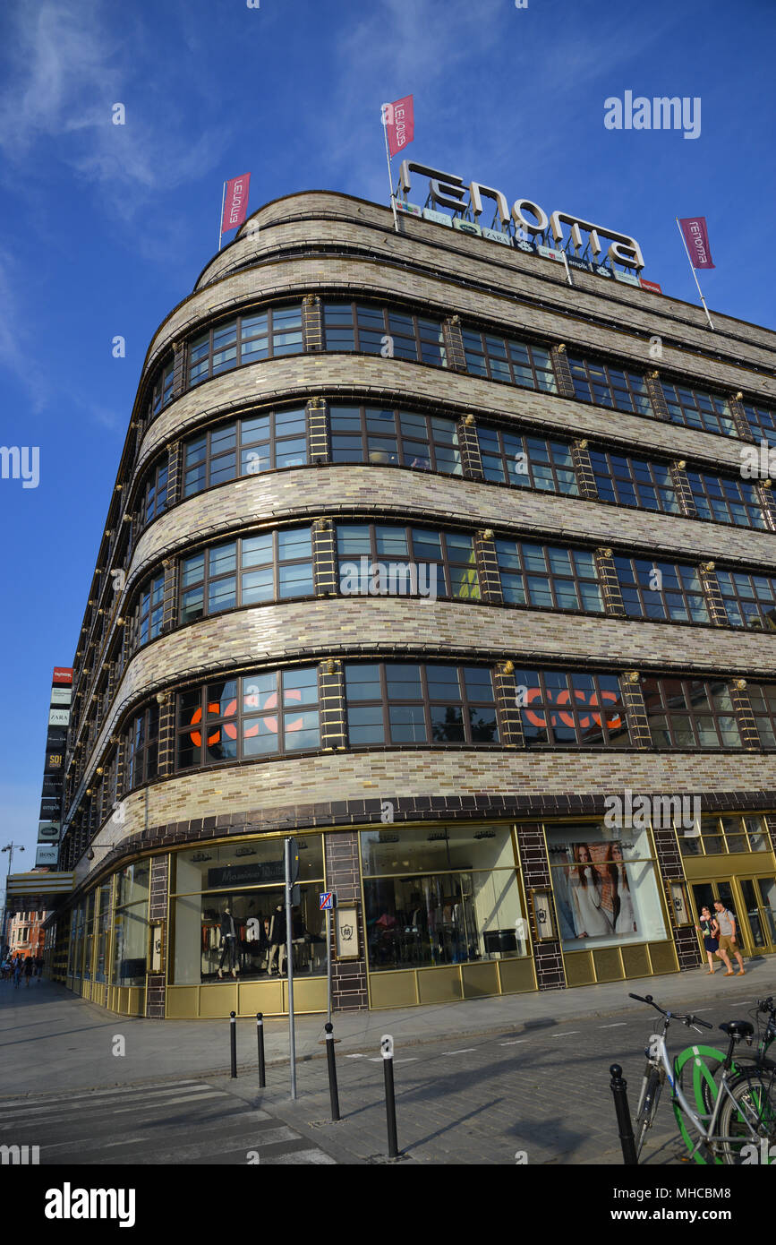 Famous department store Wertheim / Powszechny Dom Towarowy was the ...