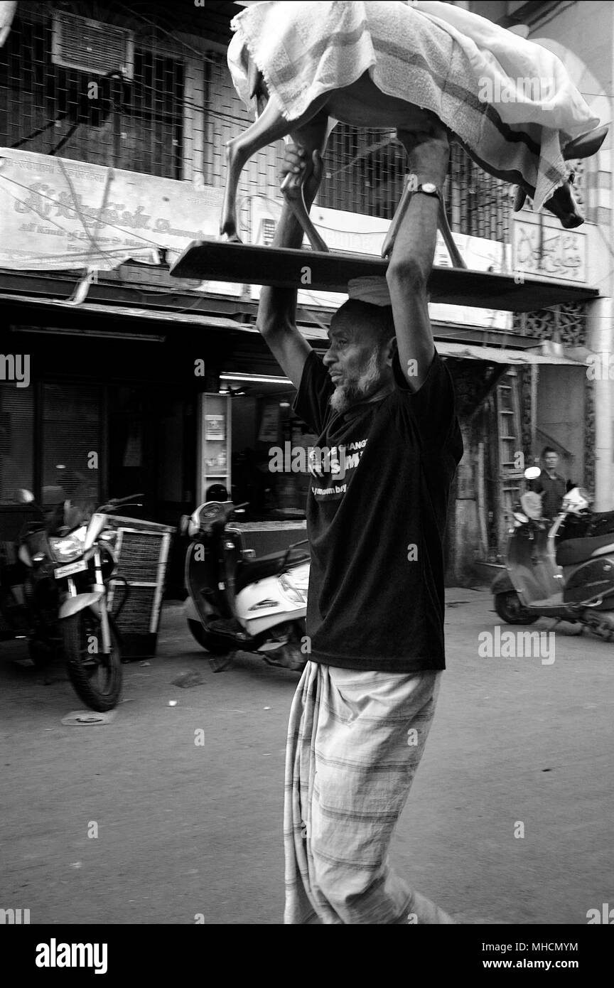 Statue of man and statue of cow hi-res stock photography and images - Alamy