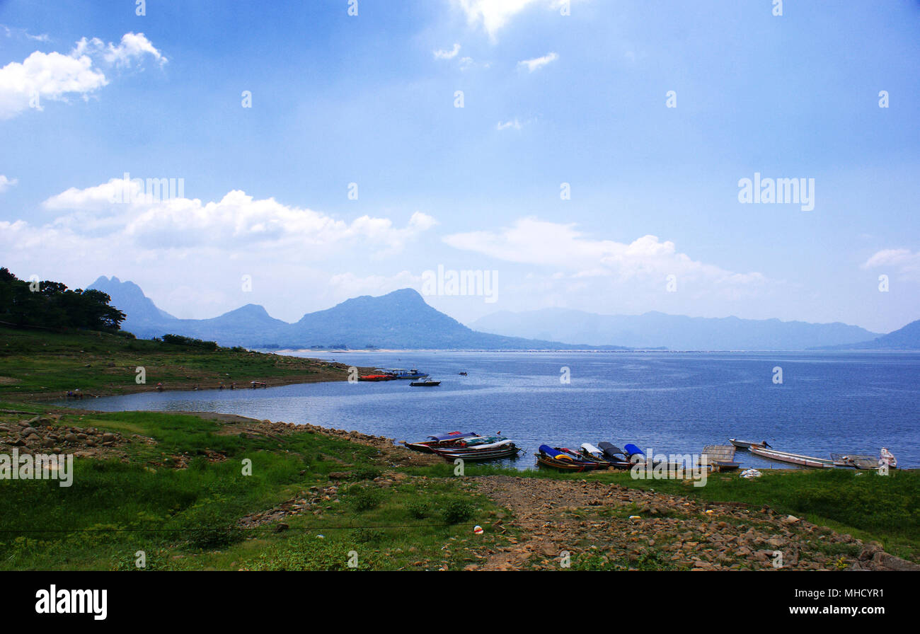 Waduk Jatiluhur Lake, Purwakarta, West Java, Indonesia Stock Photo - Alamy