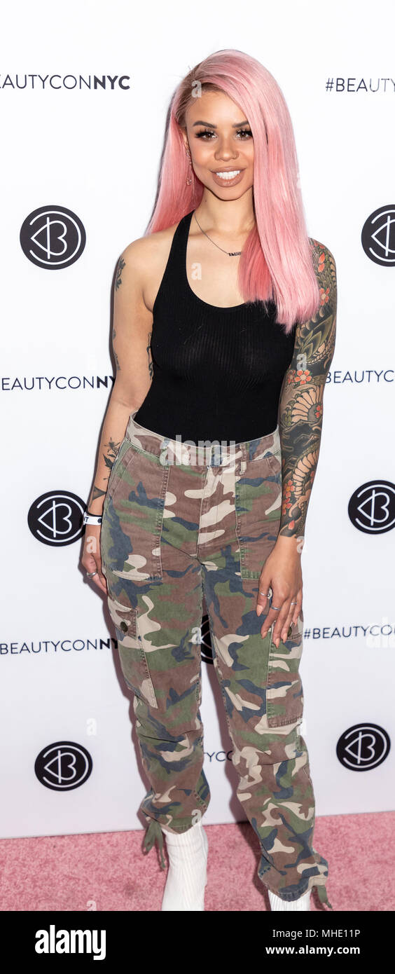 New York, NY, USA - April 21, 2018: Snitchery attends Beautycon ...