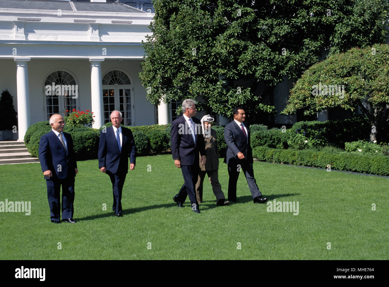 Peace signing 1993 hi-res stock photography and images - Alamy
