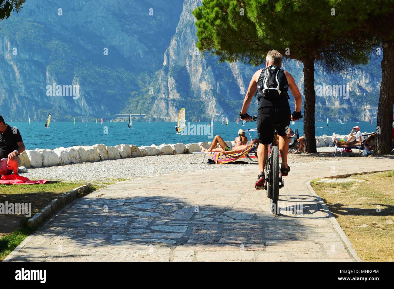 Garda on bike hi-res stock photography and images - Alamy