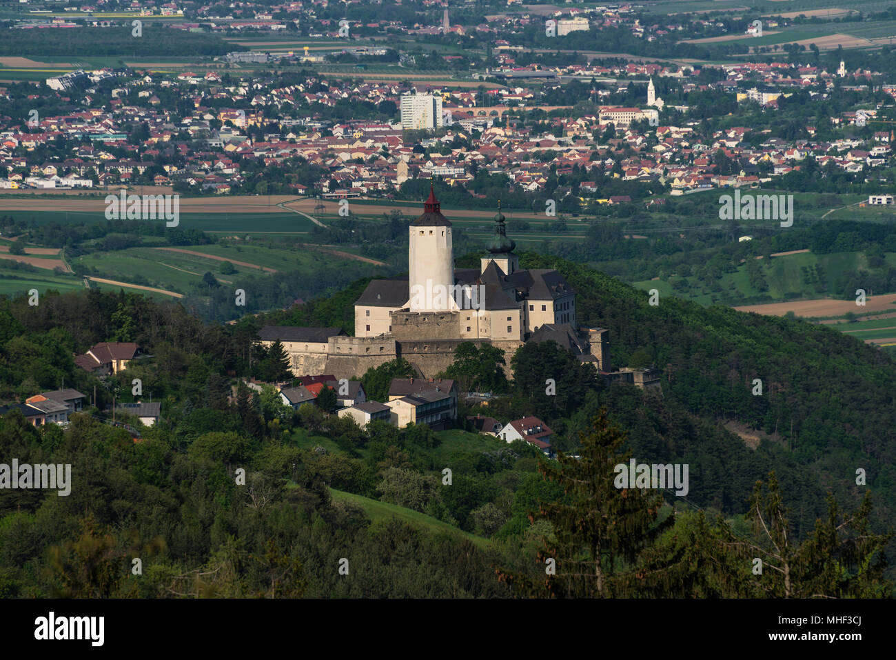 Burg Forchtenstein im Burgenland Stock Photo - Alamy Burg Forchtenstein im Burgenland Stock Photo - Alamy