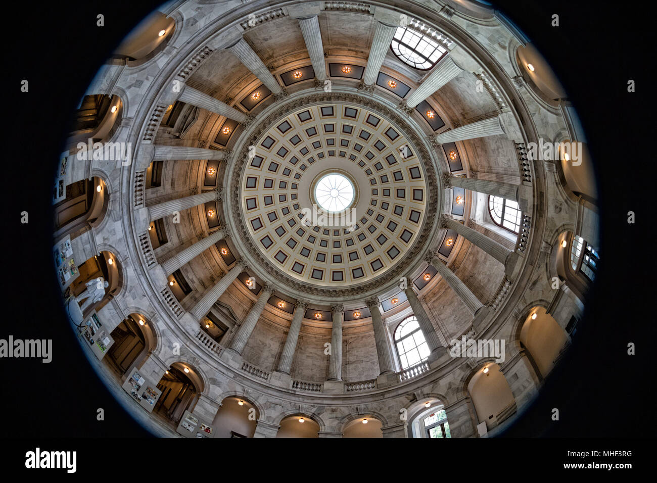 Russell senate office building interior hi-res stock photography and ...