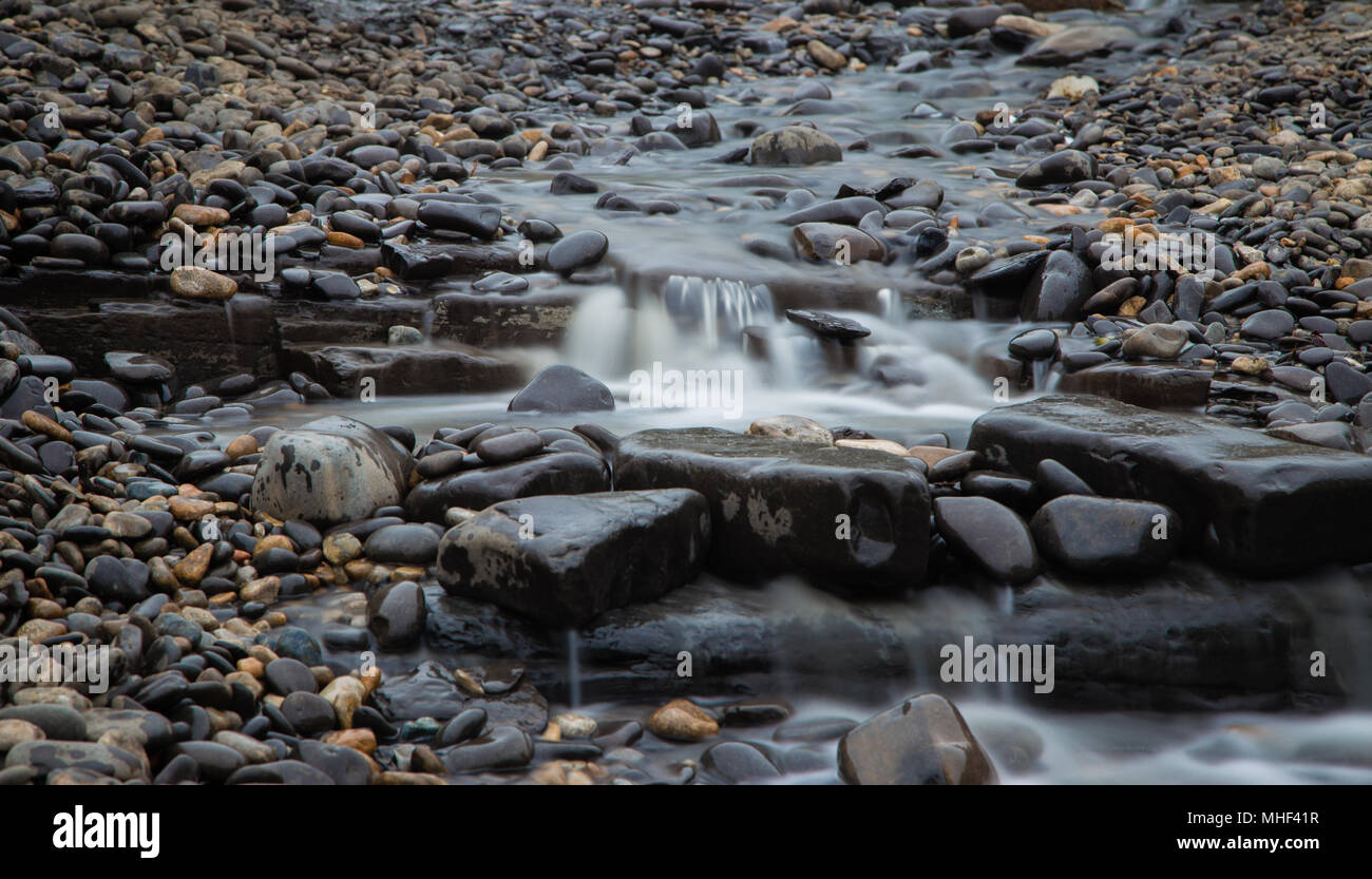 Trickle over rocks hi-res stock photography and images - Alamy